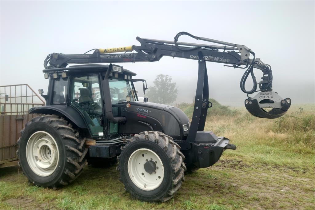 Valtra 101 HITECH + JAKE + CRANAB + ARBRO | Lantmännen Lantbruk & Maskin